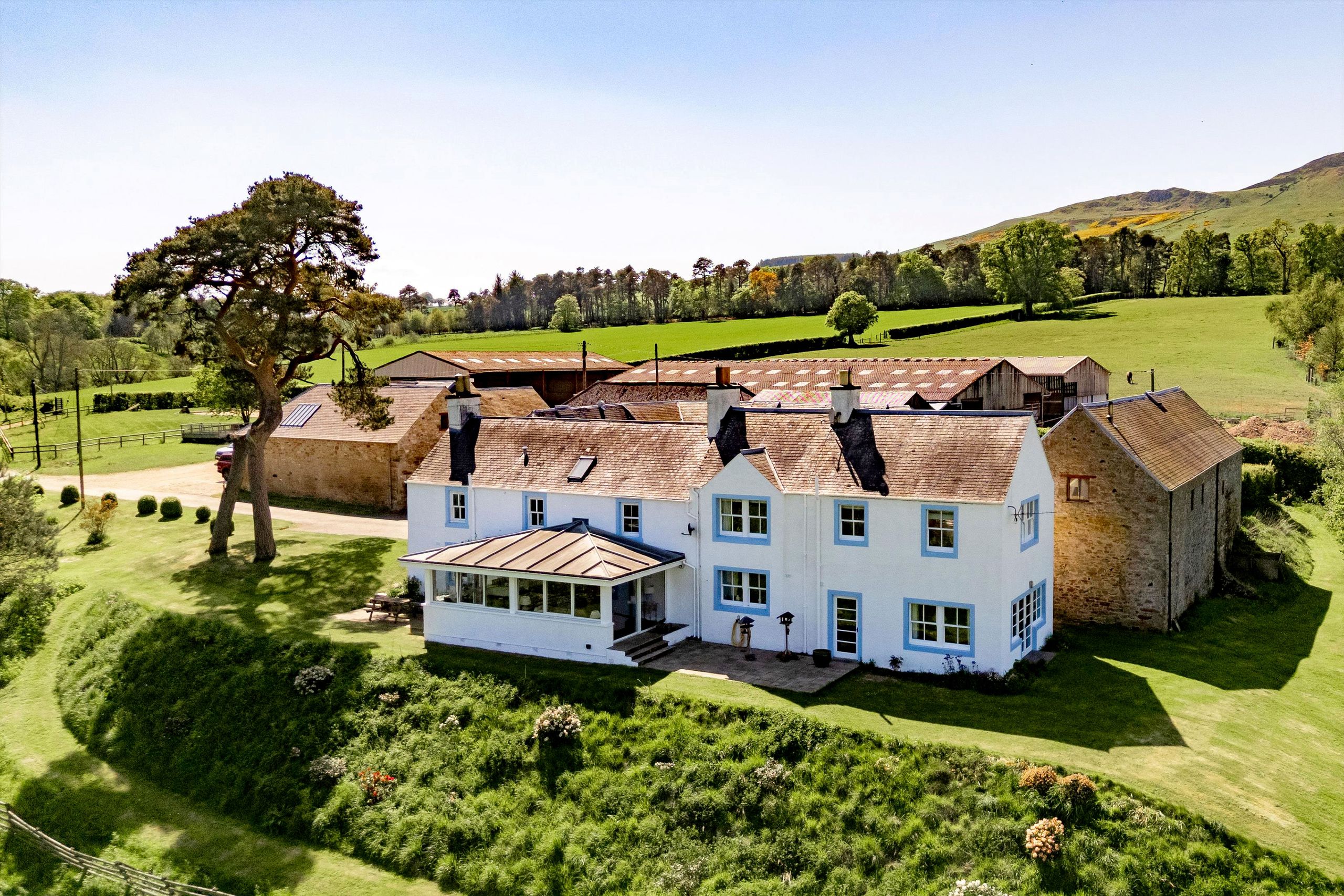 A beautiful old farmhouse in 15 acres of breathtaking Scottish scenery ...