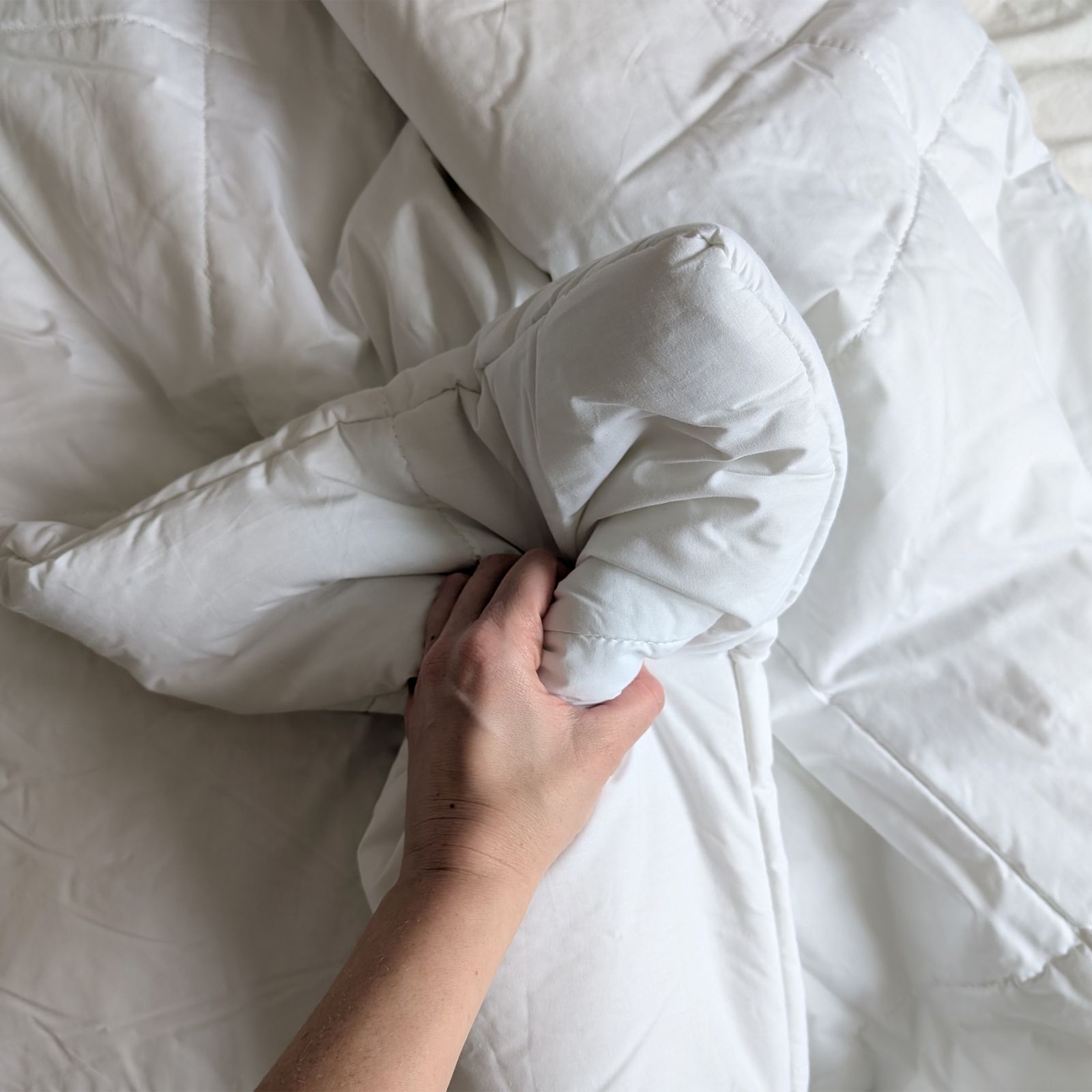 Which is better, a feather and down or synthetic duvet? | Ideal Home