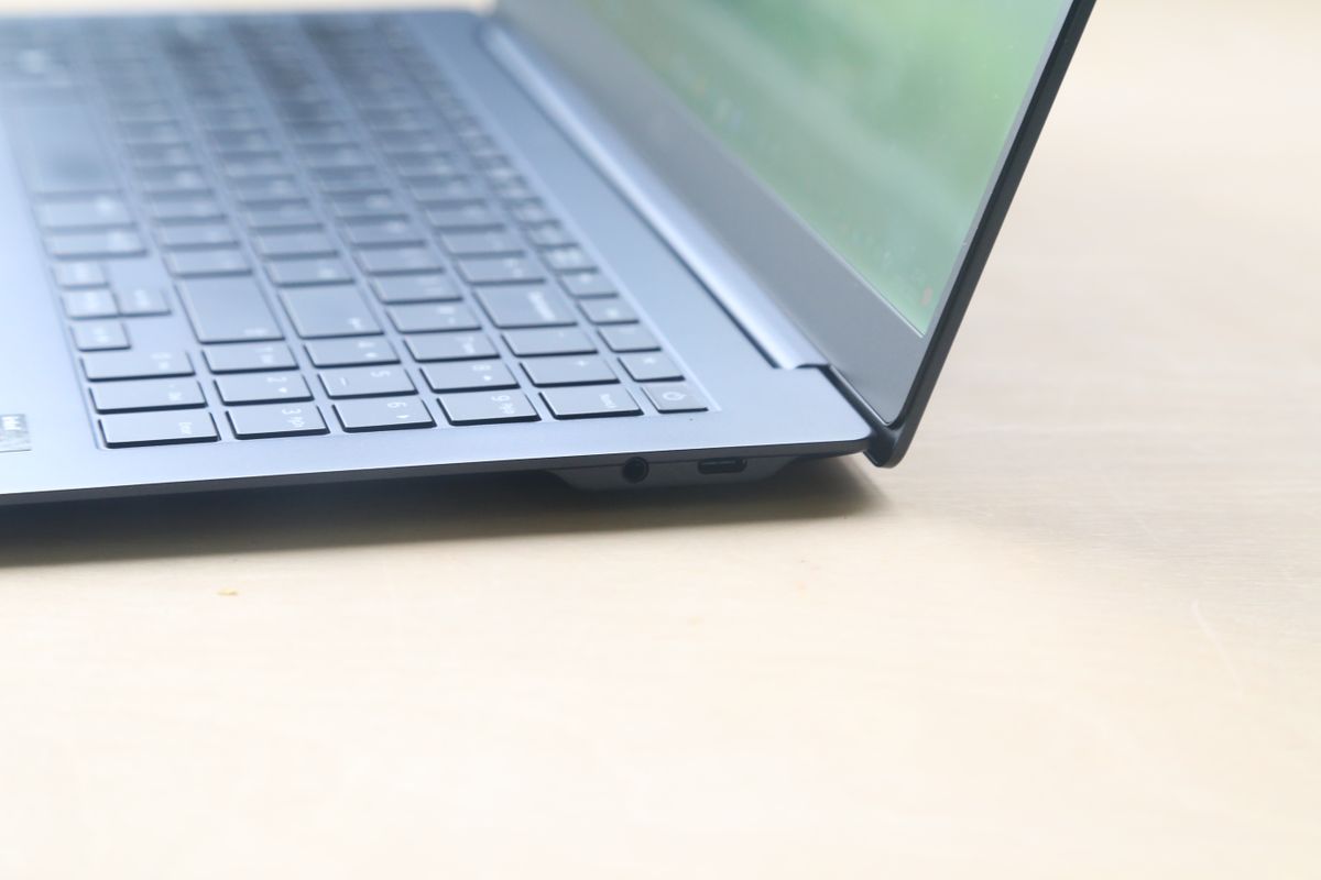 LG gram SuperSlim 15.6" review: beautiful laptop, premium price ...