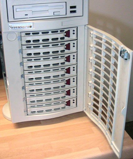 Backplanes Basics - SATA For Servers: Testing Backplanes | Tom's Hardware