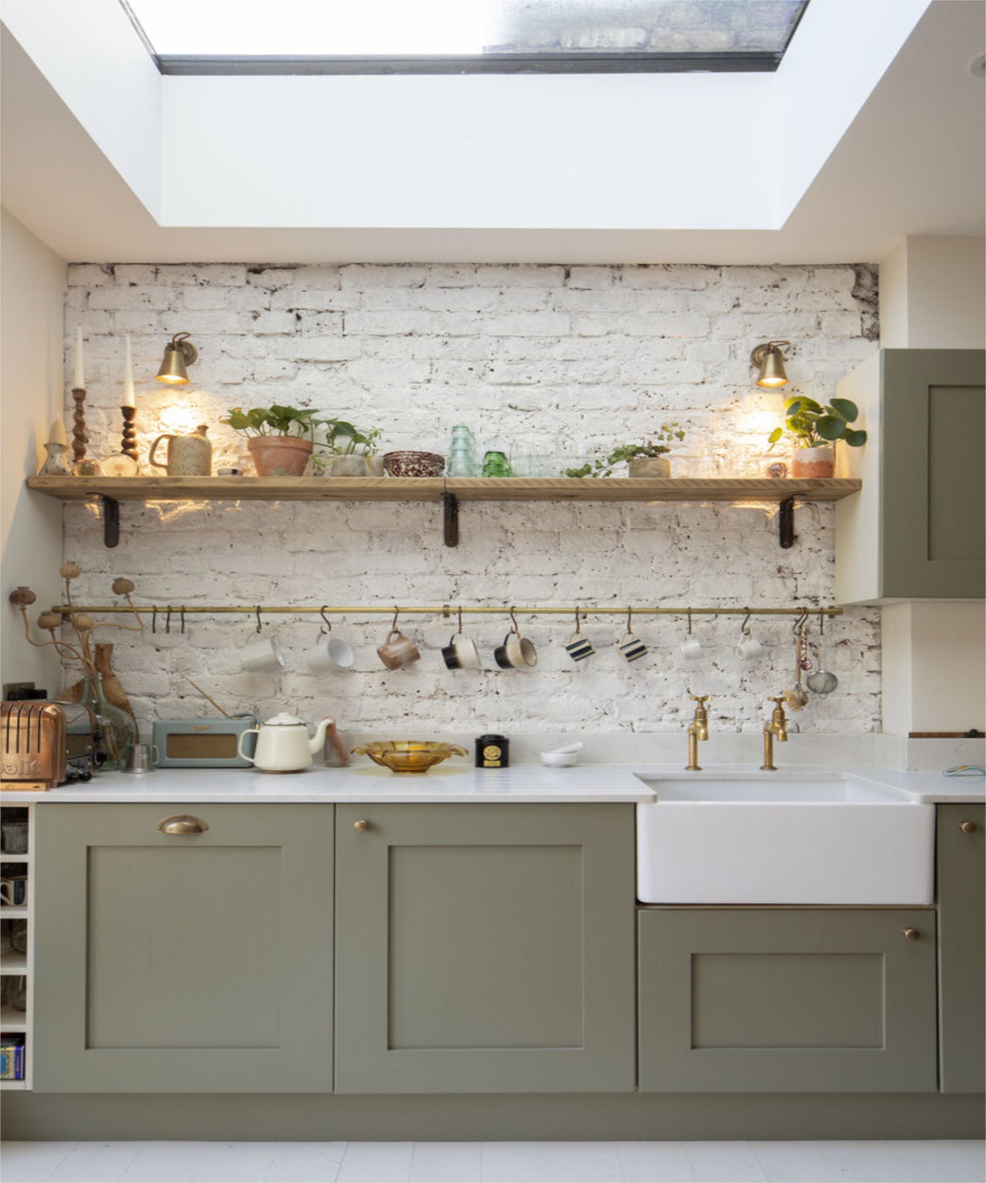 How to make a small kitchen look bigger according to experts | Livingetc