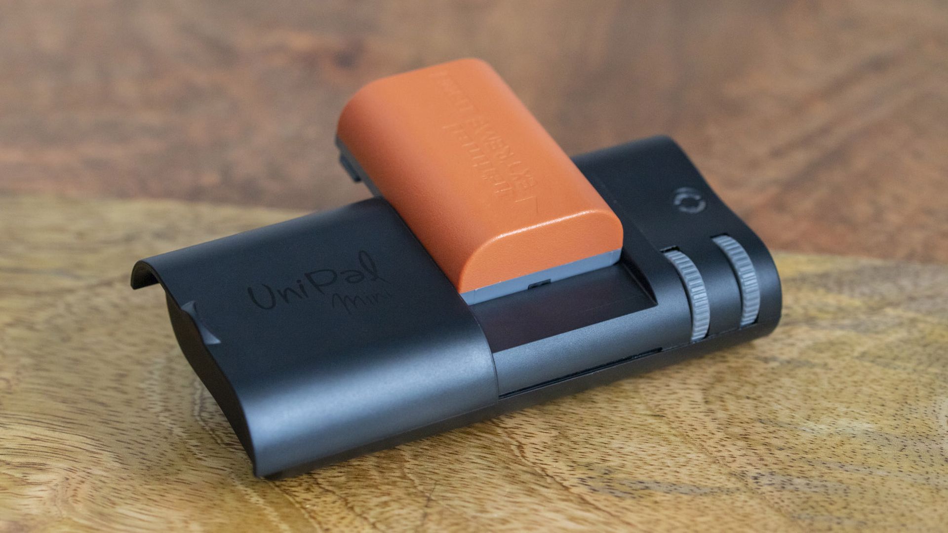 Hahnel UniPal Mini II review: The ultimate travel charger? | Digital ...