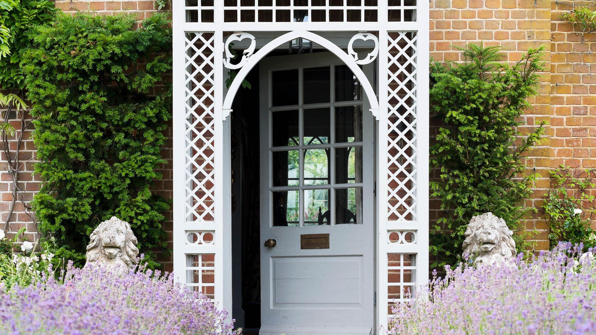 This is how much value a portico could add to your home | Homes and Gardens