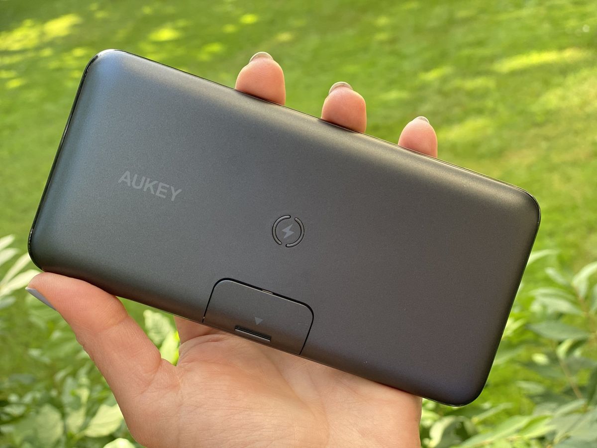 AUKEY Wireless Charging Power Bank review: Charge three devices at once ...