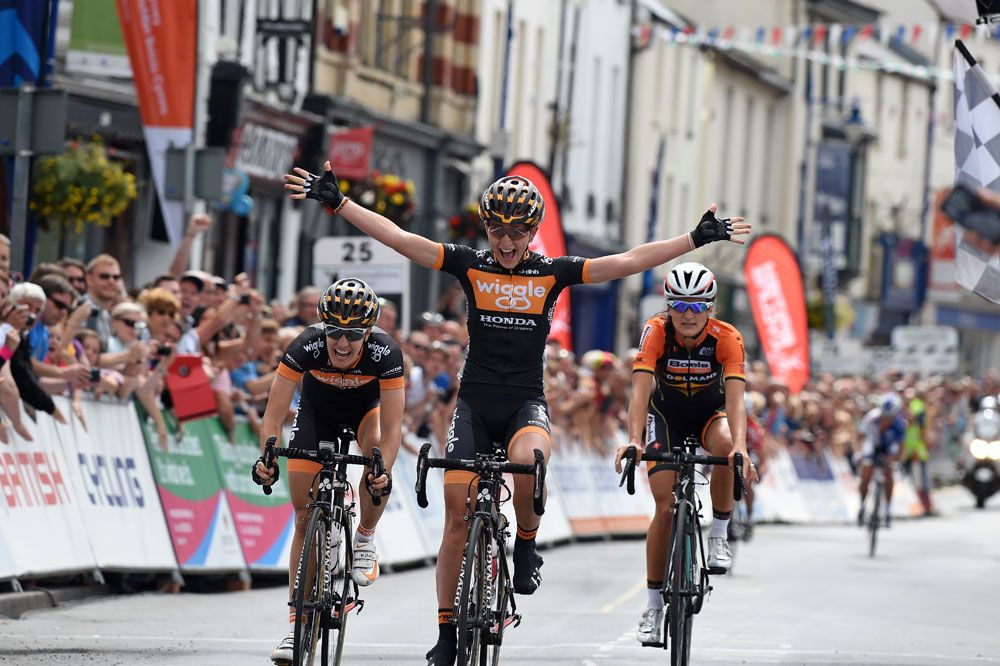Laura Trott wins British Road Race Championships in Abergavenny ...