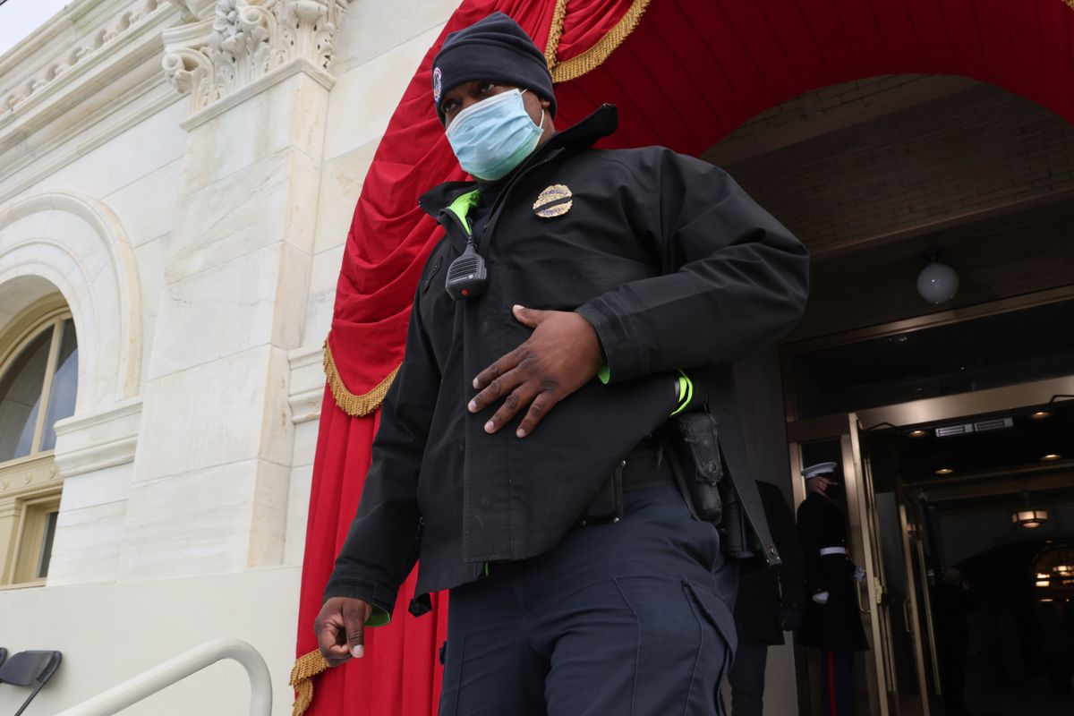 Heroic Capitol Police officer who fended off Senate from mob will ...