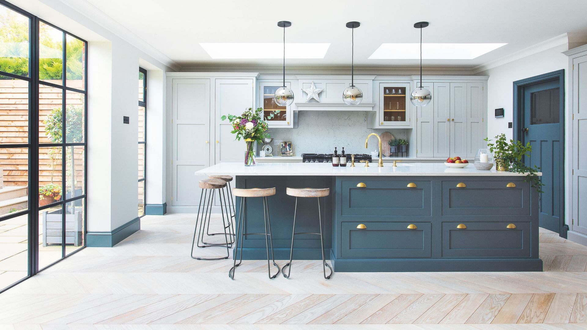 Blue kitchen ideas: 10 ways to brighten kitchens with blue | Ideal Home