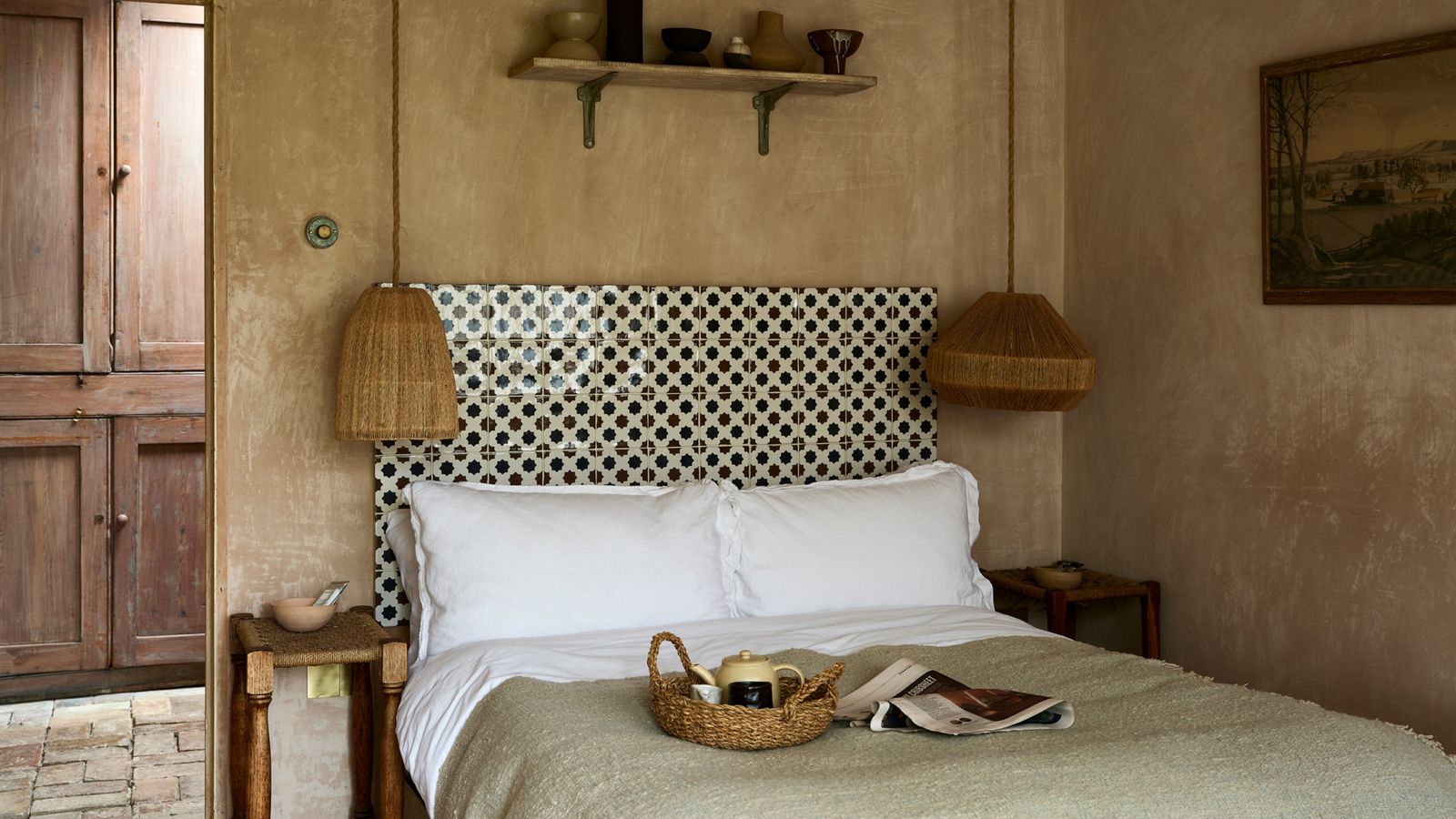 This Tiled Headboard Trend Is Inherently Cool | Livingetc