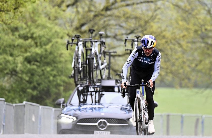 Talented climber Ella Wyllie signs for WorldTour team Jayco-AlUla ...