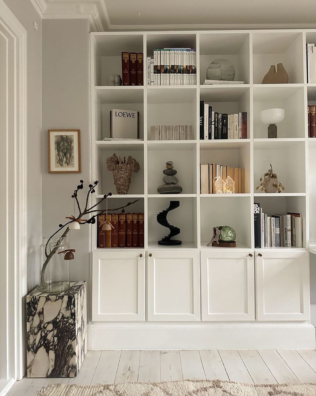 How to Style a Bookcase to Perfection, as Told by Experts | Livingetc