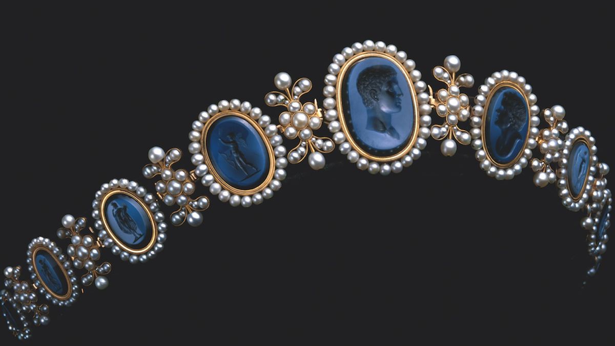 Big in Japan: Les Mondes de Chaumet | The Week