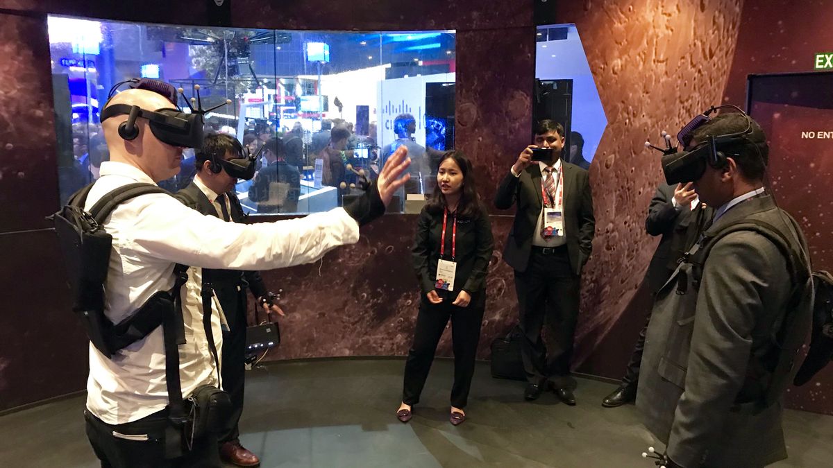 Project Alice lets you walk on the moon in a motion-tracked VR headset ...