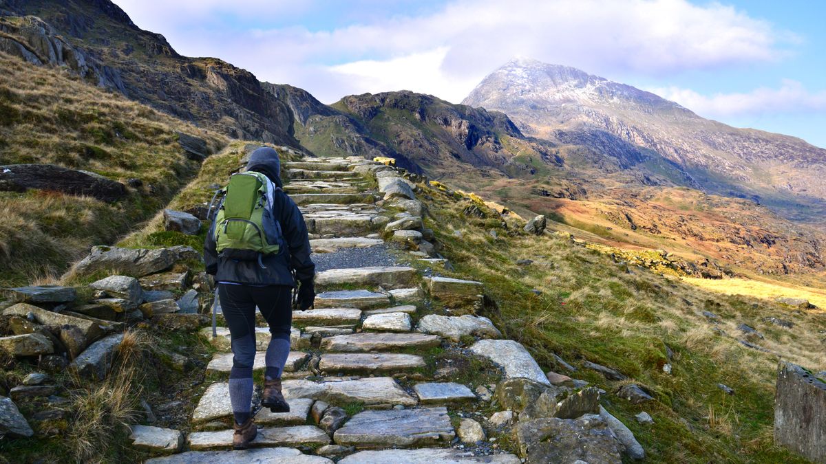 Top backpacking hacks: a dozen pro tips for hiking trips | Advnture