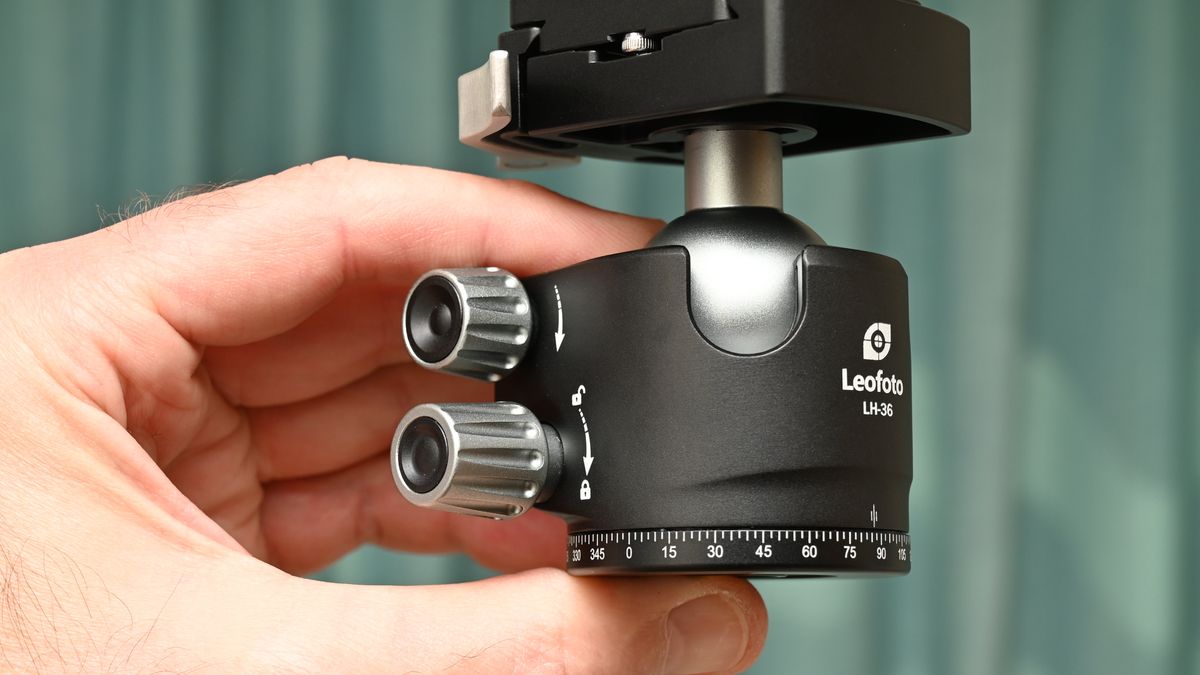 Leofoto LH-36LR Ball Head review: a compact, low-profile ball head with ...