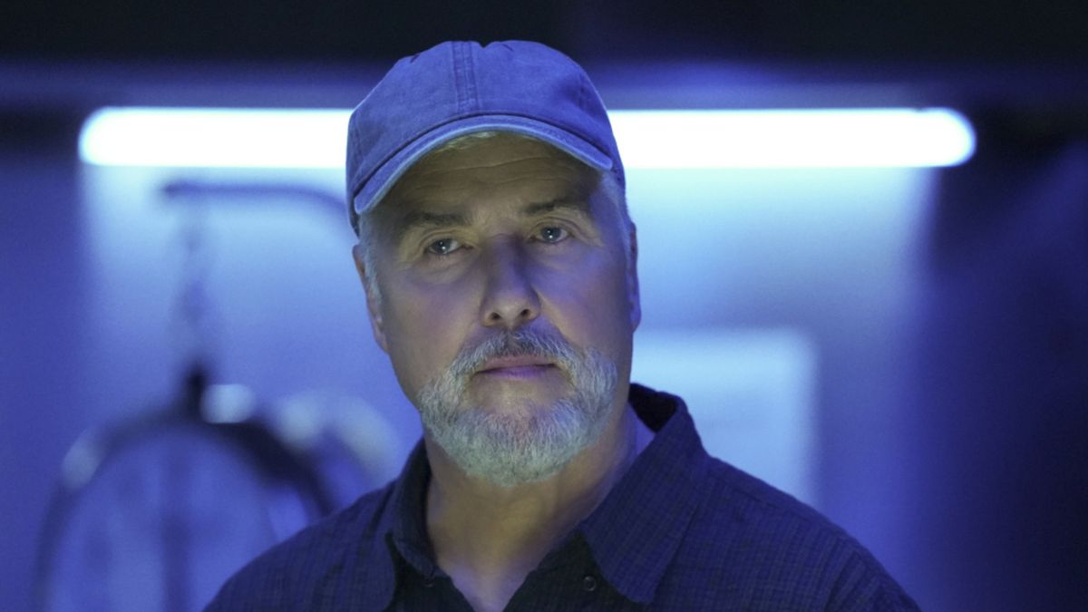 CSI: Vegas Boss Explains Gil's Sickness After Surprise Reveal | Cinemablend