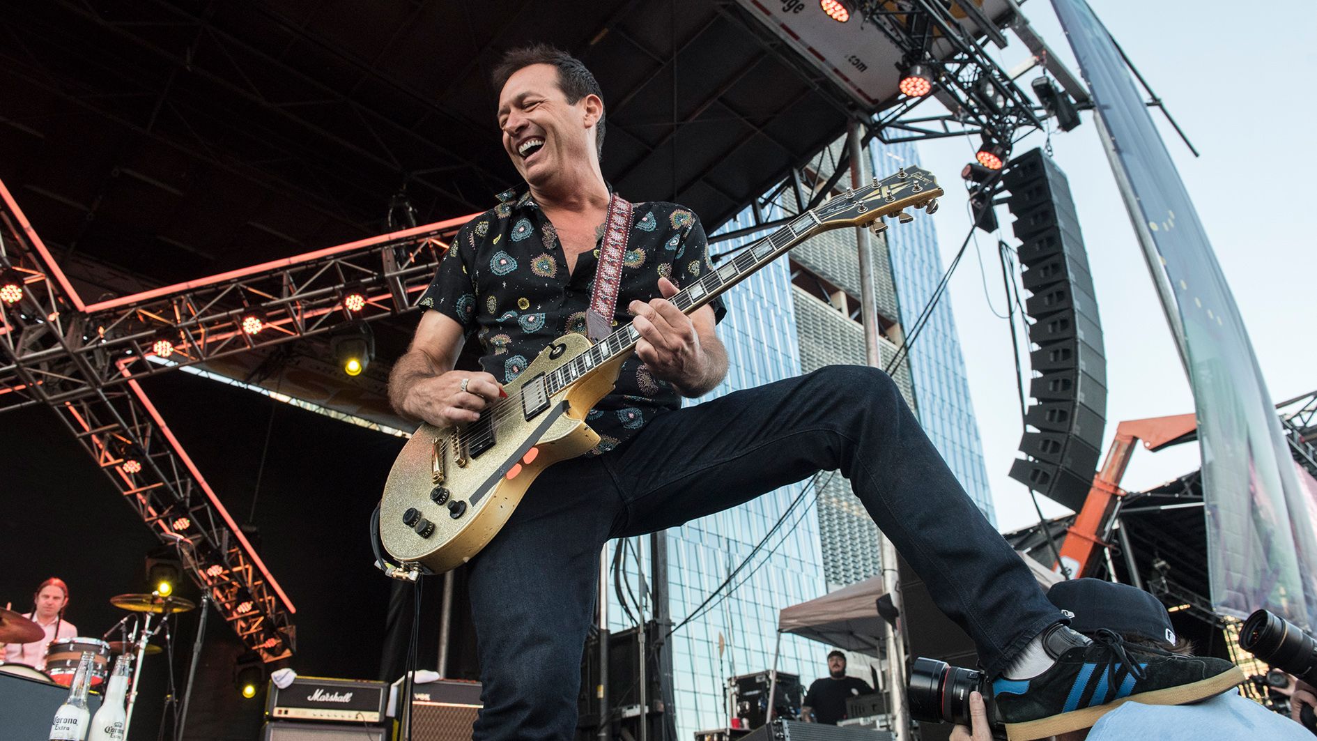 John Reis details his approach to guitar playing: “Rules are important ...