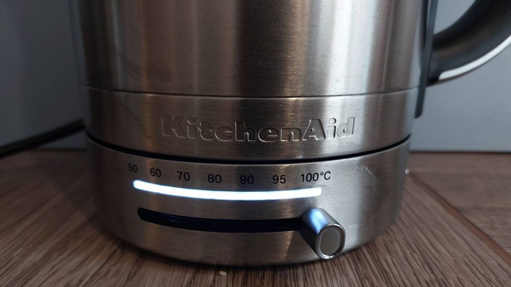 KitchenAid Variable Temperature Kettle 1.7L review: a clever ...