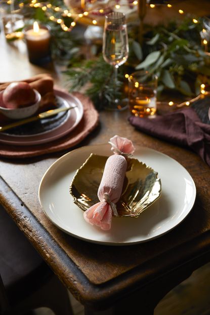 Christmas table gift ideas: 10 festive table favors | Homes and Gardens