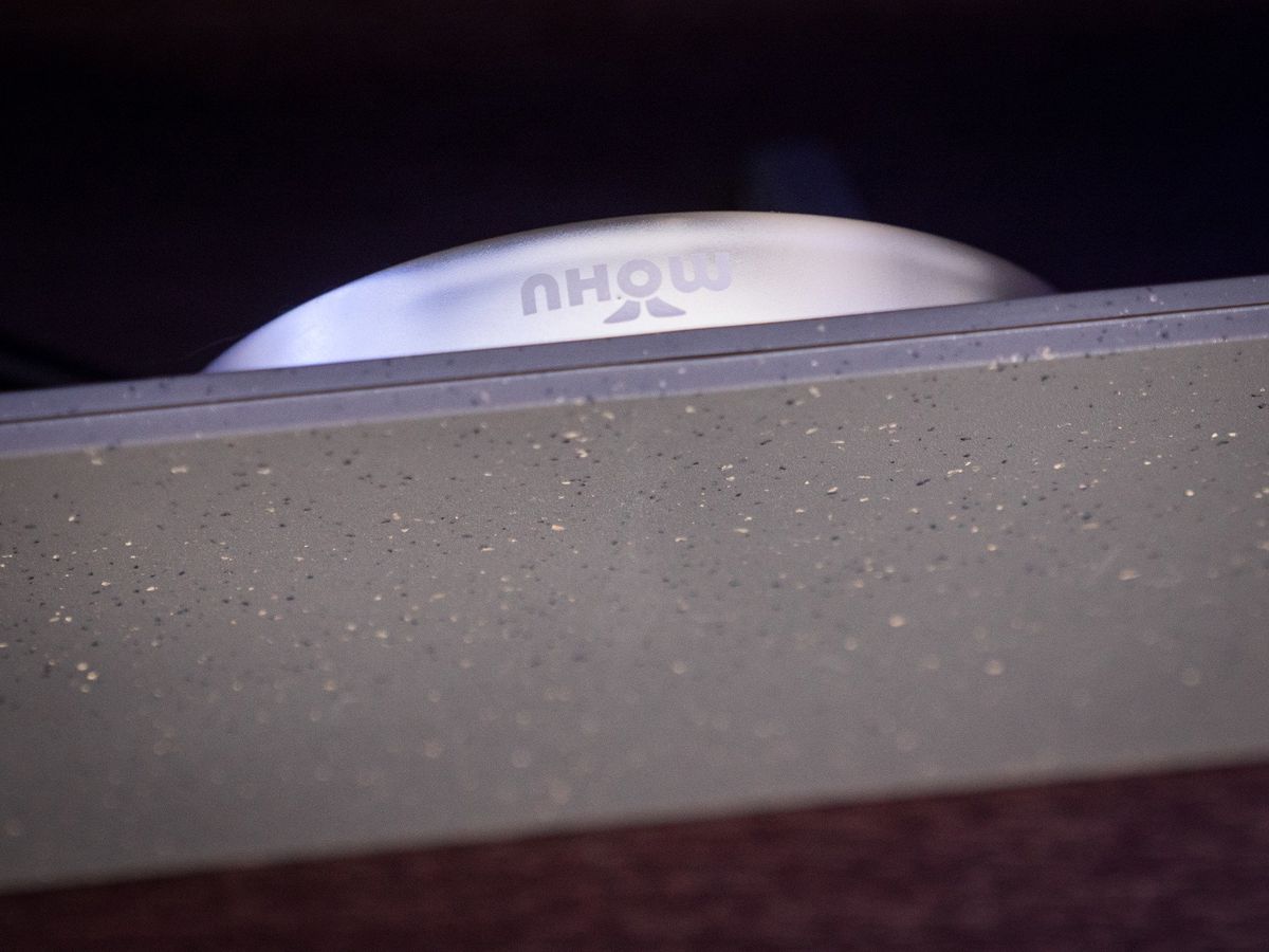 Mohu Blade Review 2020: A sleek OTA antenna that won't cheapen your ...