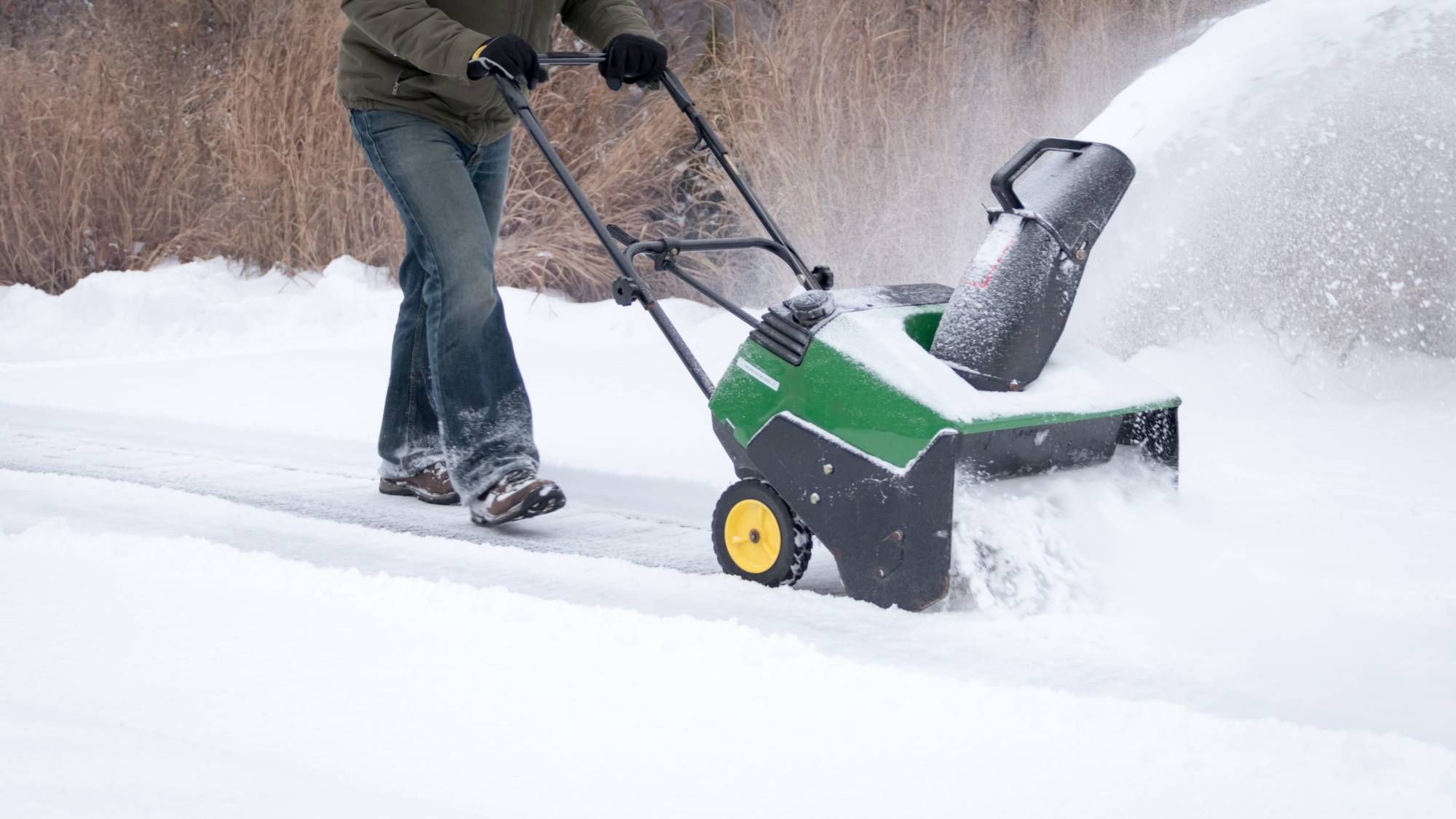 How to start a snow blower the right way — step by step | Tom's Guide