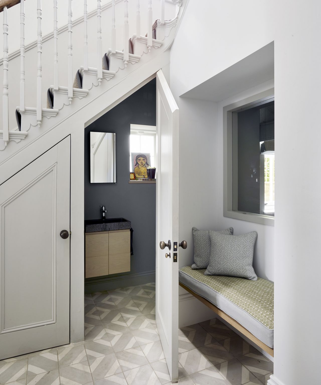 Under stairs ideas: 10 tips for maximizing the hallway nook | Homes and ...