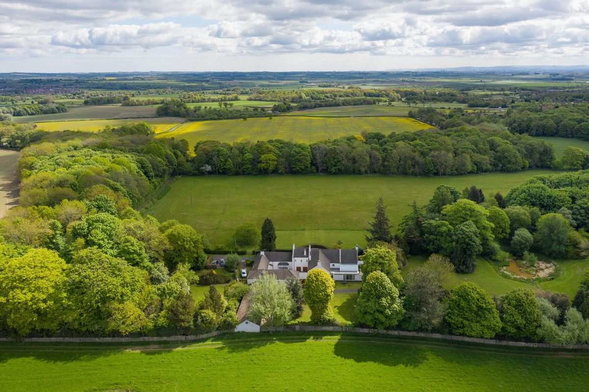 A superb country house with 28 acres, beautiful views — and a free hat ...