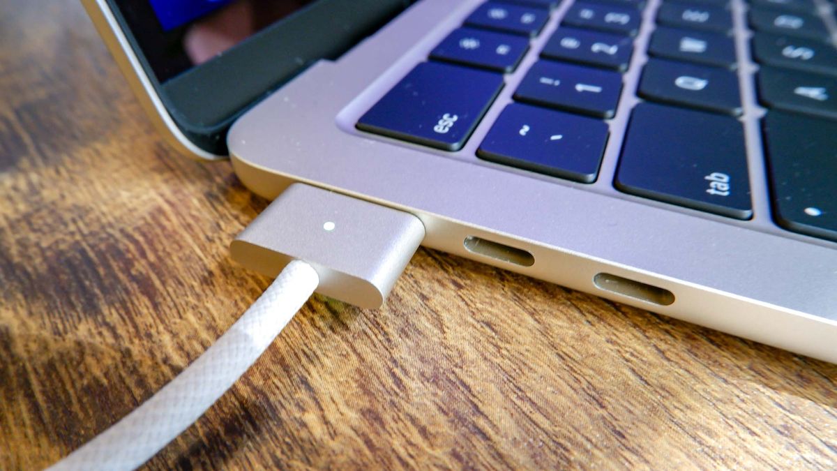 MacBook Air M2 vs MacBook Air M1: Which MacBook should you buy? | Tom's ...