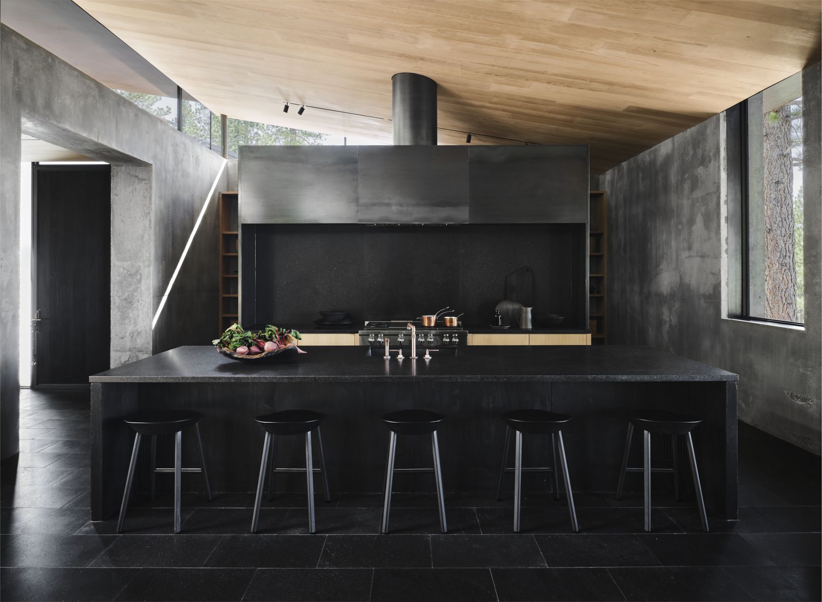 10 kitchen island color ideas designers use to elevate spaces | Livingetc