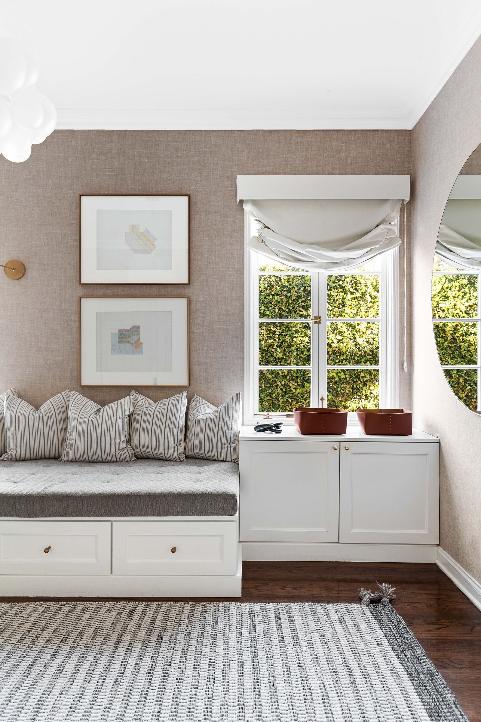 Daybed Ideas for Small Spaces — 5 Comfy Designs | Livingetc