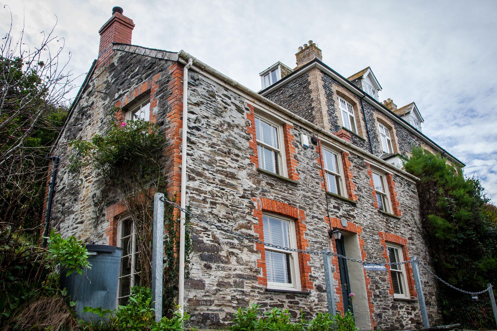 Where is Doc Martin filmed in Cornwall? The real life locations to ...