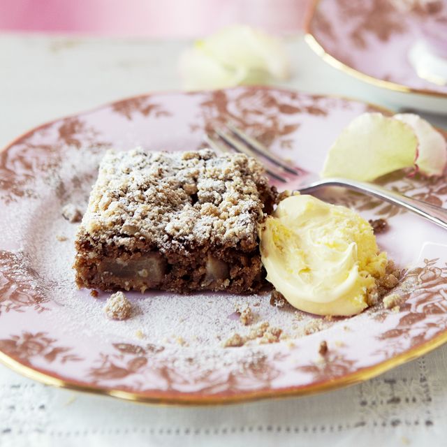 3 Easy Tray Bake Cakes That Anyone Can Make | Woman & Home