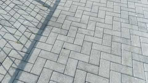 How to lay block paving: A step-by-step guide with pictures | Homebuilding