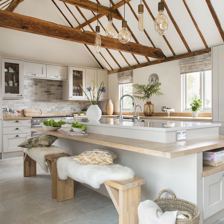 Breakfast bar ideas to make your kitchen more flexible | Ideal Home