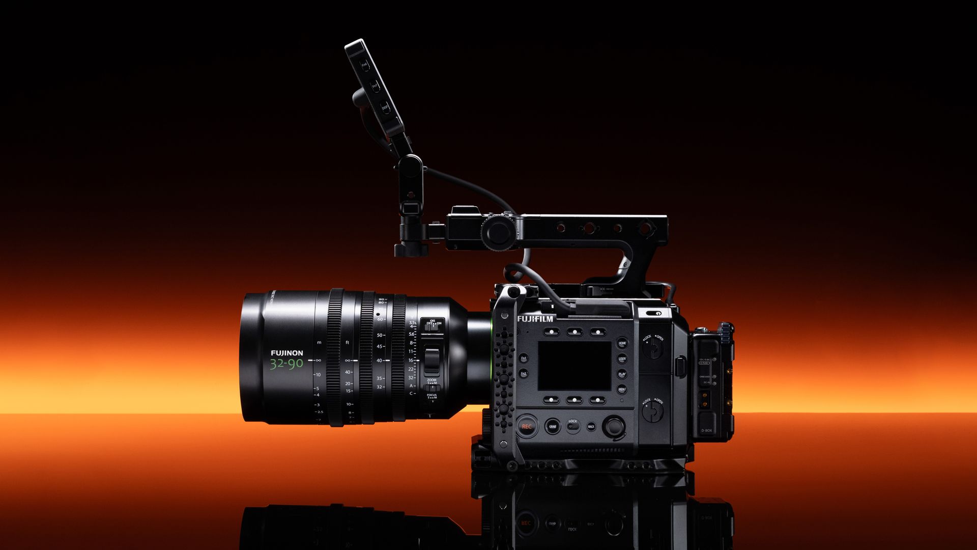 Top design industry award for US$16,500 world's first medium-format ...