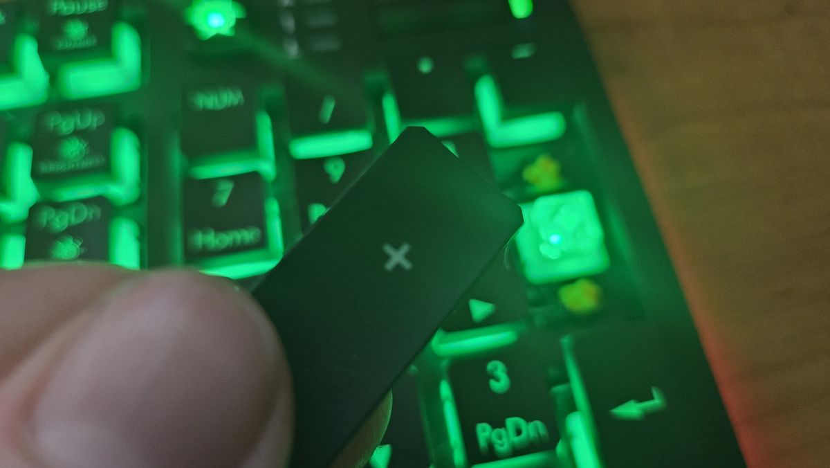 DeathStrike GK760 keyboard review: Solid keys and a poor handrest ...
