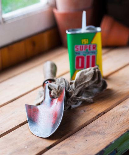 How to clean garden tools and keep them in perfect condition | Gardeningetc