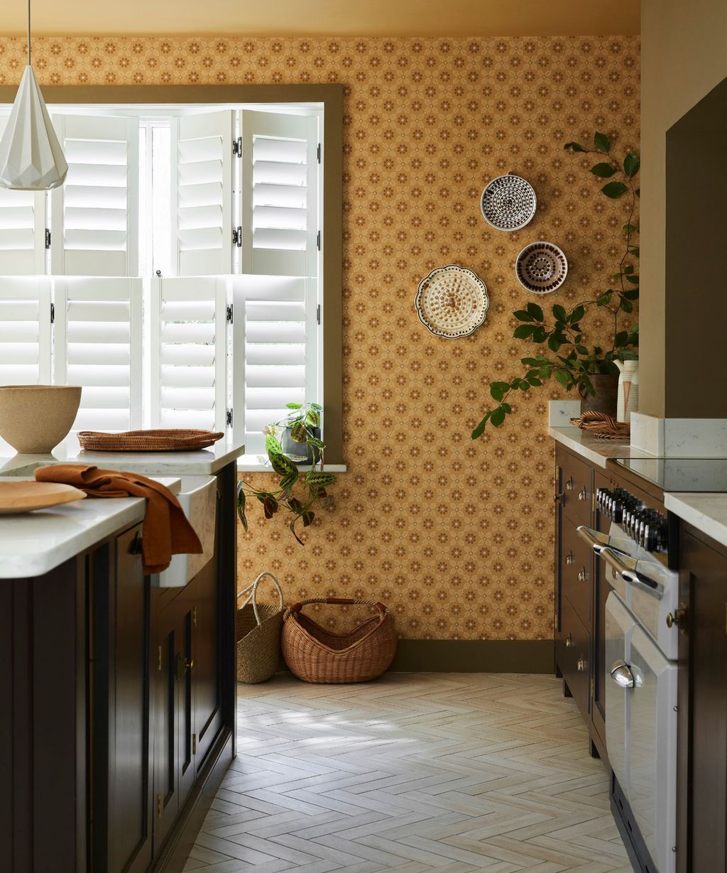 What are intermediate colors? | Homes and Gardens