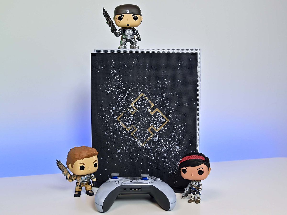 Hands-on with the Xbox One X Gears 5 Limited Edition Bundle | Windows ...