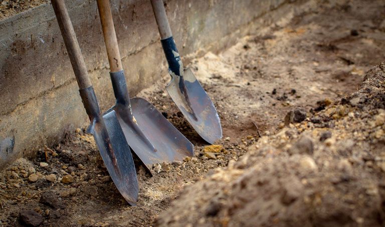 Making A Ditch For Drainage: Drainage Ditch Plans And Ideas | Gardening ...