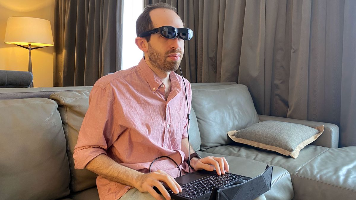 This AR Laptop Promises a 100-inch Virtual Screen, But Limits You to ...
