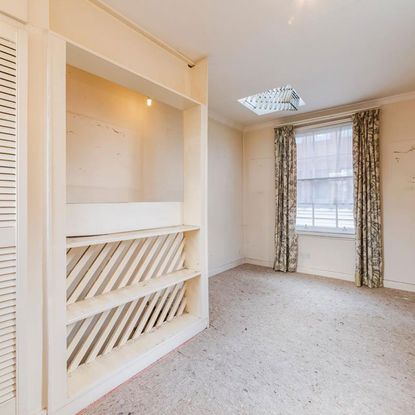 One of the smallest houses in London is on the market for £600,000 ...