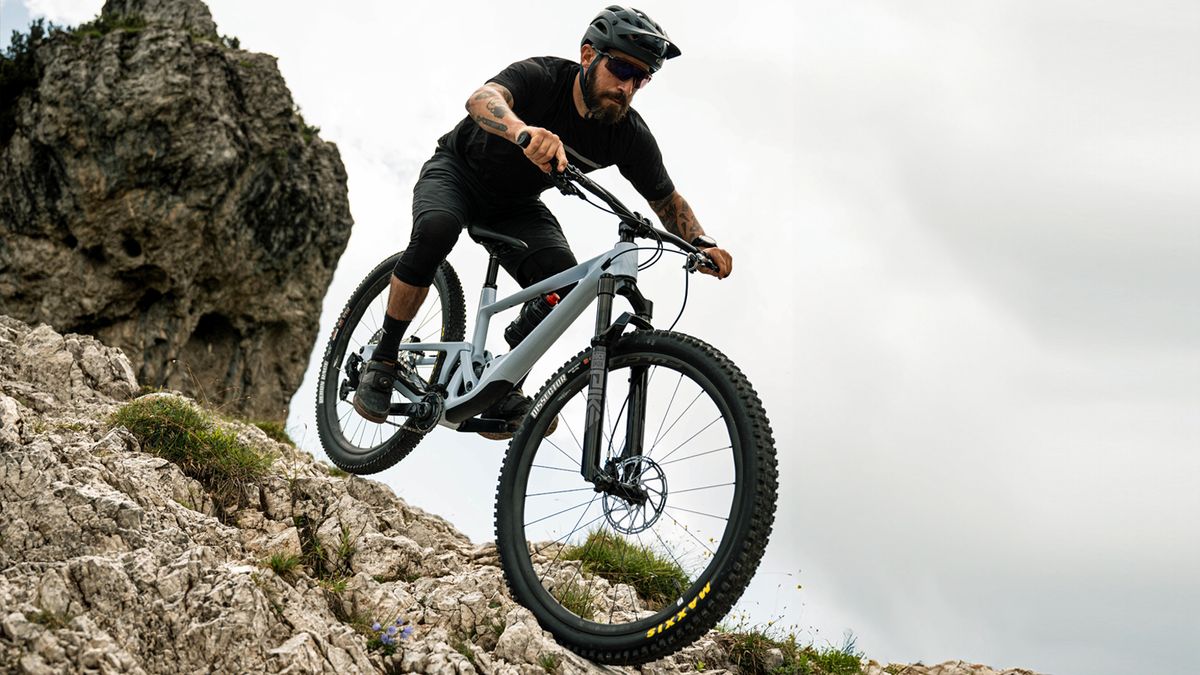 Fulcrum expands into trail riding with its new Metal Carbon and ALX ...