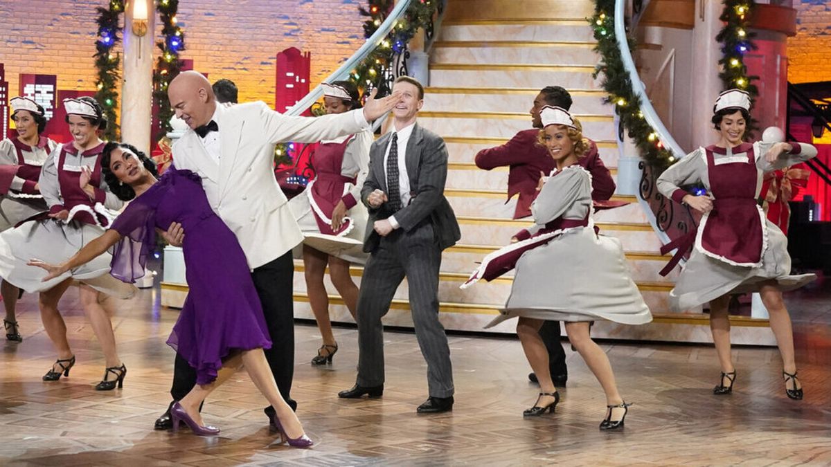 How NBC's Annie Live! Proved That Less Can Be More For TV Musicals ...