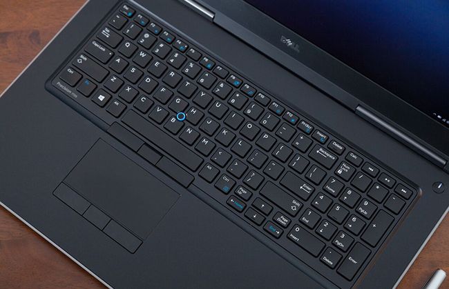 Dell Precision 7720 Review: A Brawny Beast with Tons of Battery Life ...