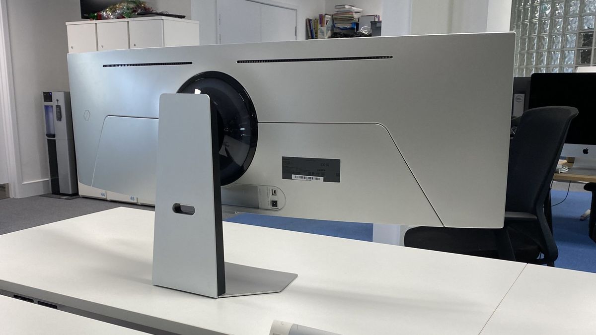 Samsung Odyssey OLED G9 (G95SC) review: "I thought gaming monitors ...