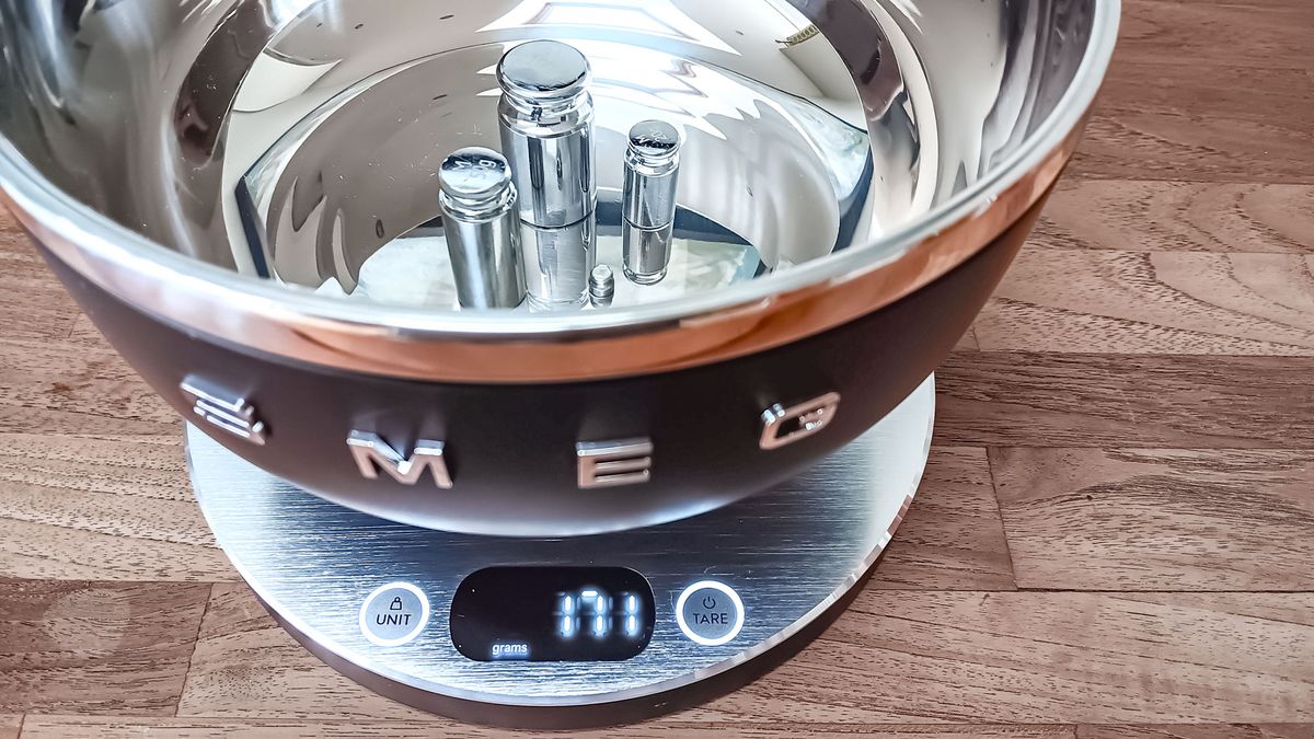 SMEG Contemporary Kitchen Scales review | Tom's Guide