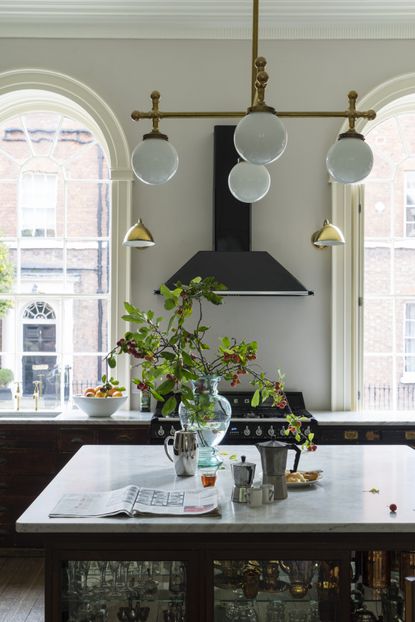 how to get kitchen pendant lighting to the perfect height | Livingetc