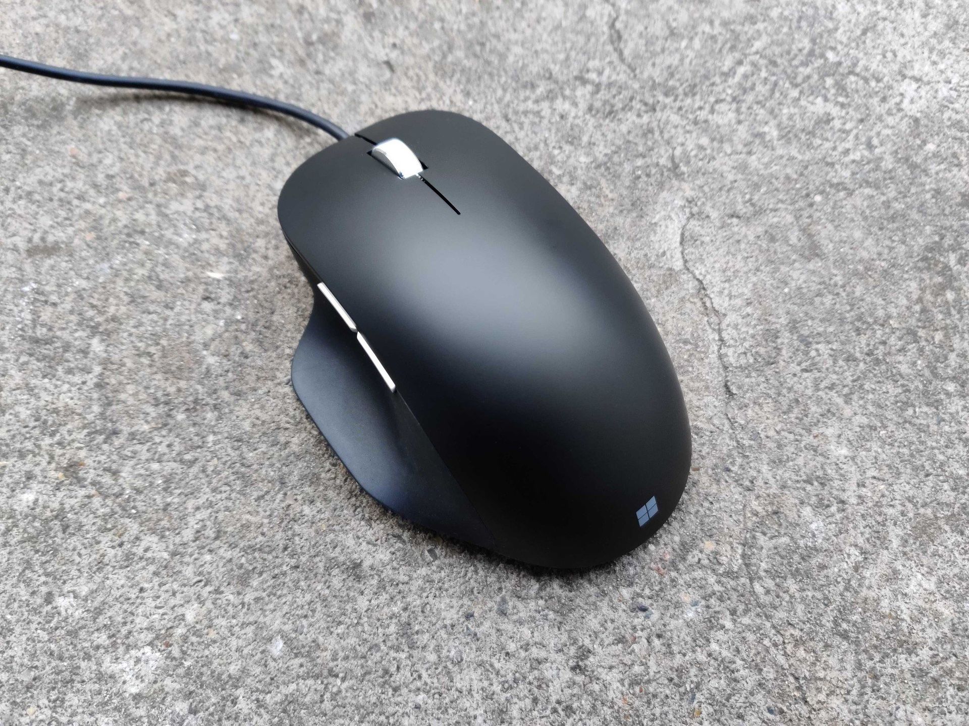 Microsoft Ergonomic Mouse review: A budget Surface Precision Mouse ...