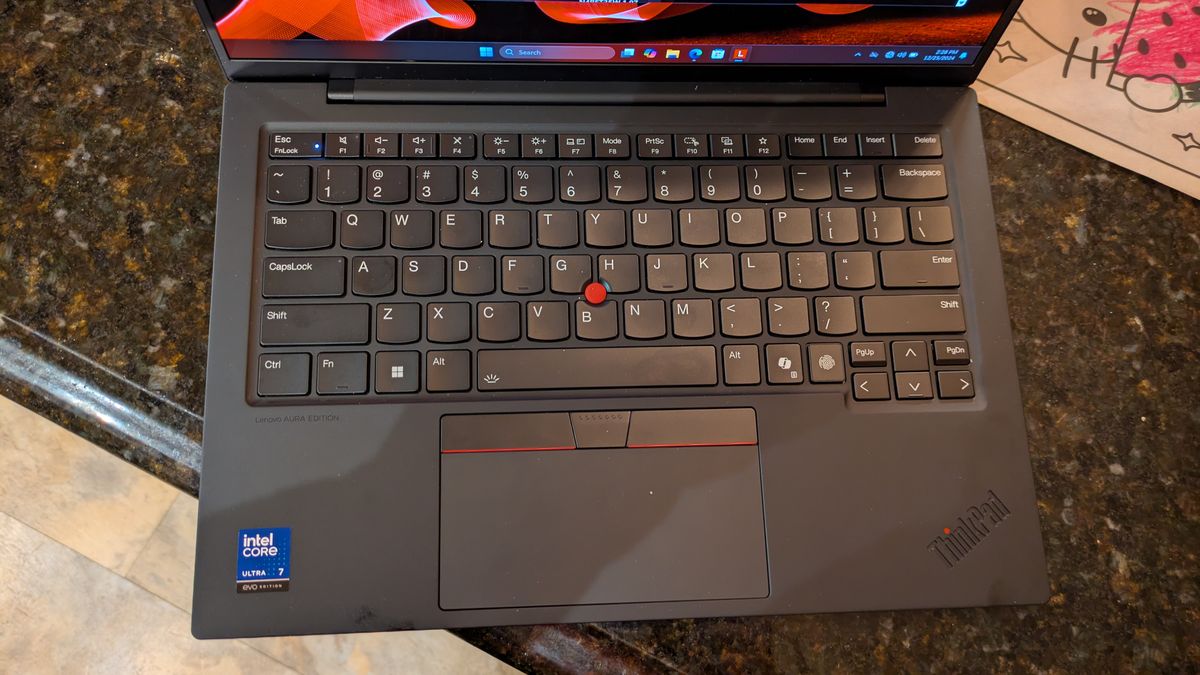 Lenovo ThinkPad X1 Carbon (Gen 13) Aura Edition Review: Lightest Carbon ...