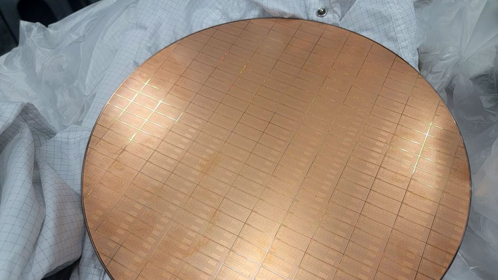 Raptor Lake Wafer Pictured During Intel Tech Tour Israel Event | Tom's ...